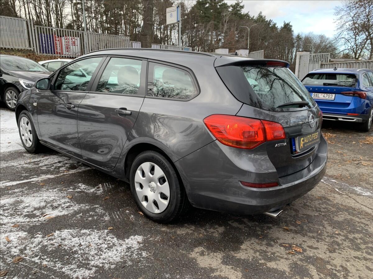 Opel Astra 1,4 i | Autanet.cz